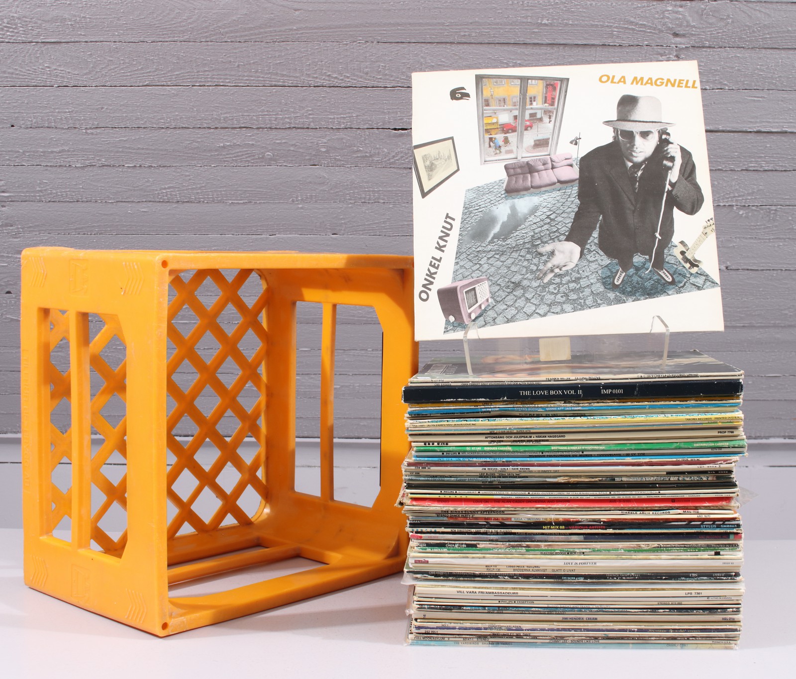 Crown stereo rack | Auktion.se